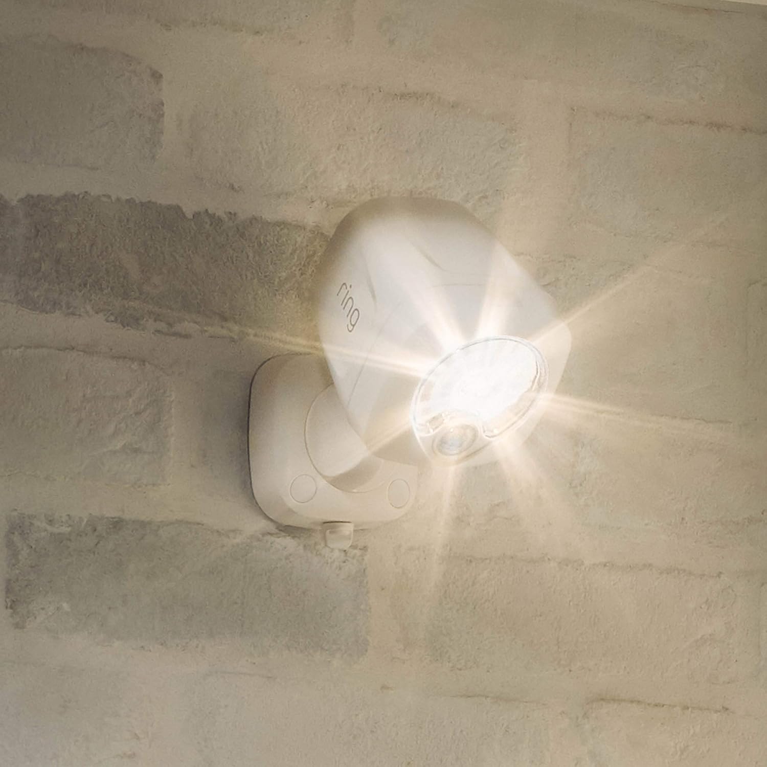 Ring Smart Lighting – Spotlight, Battery-Powered, Outdoor Motion-Sensor ...